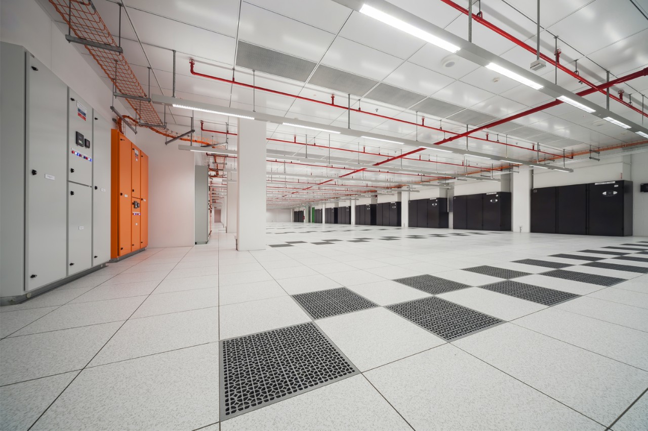 Choosing the Right Raised Access Floor Solution for Data Centres CPD ...