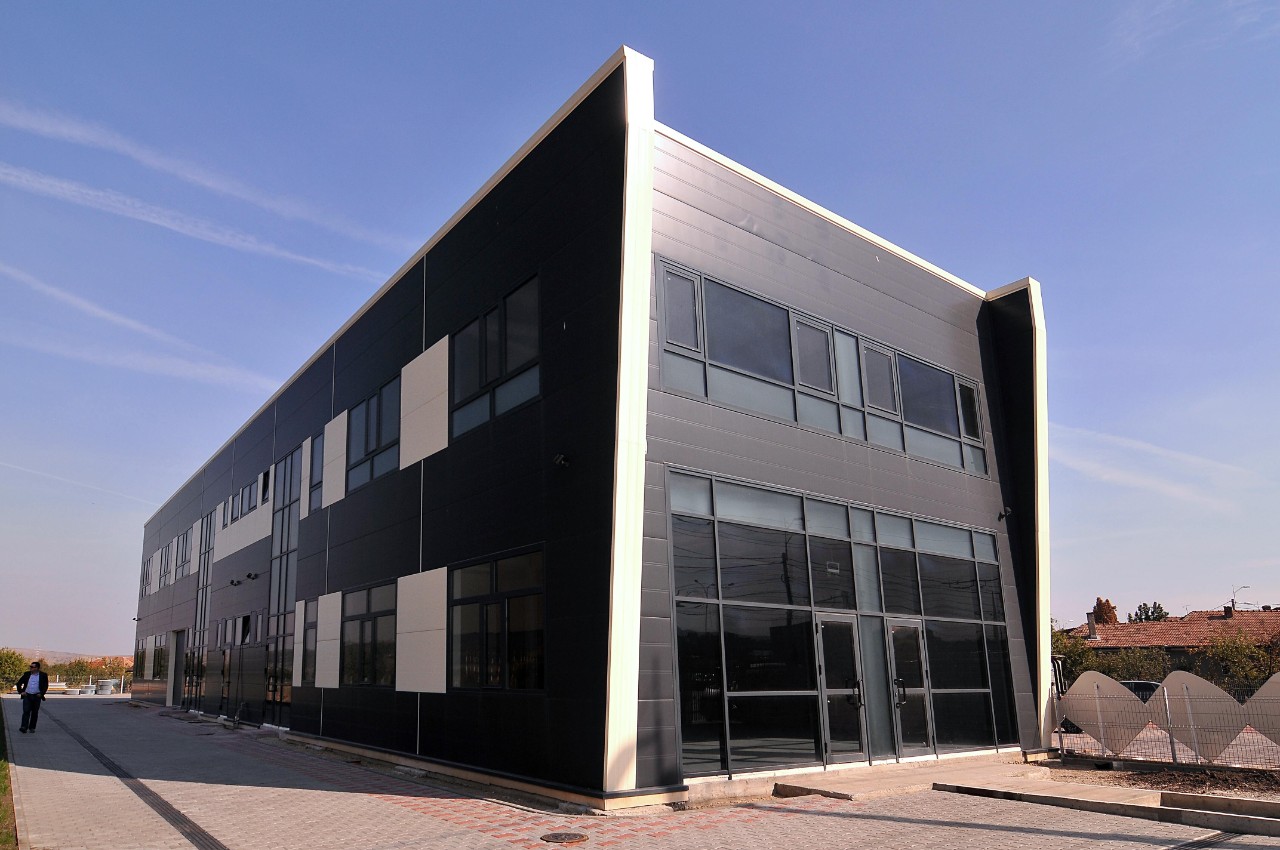 Panouri izolate de perete