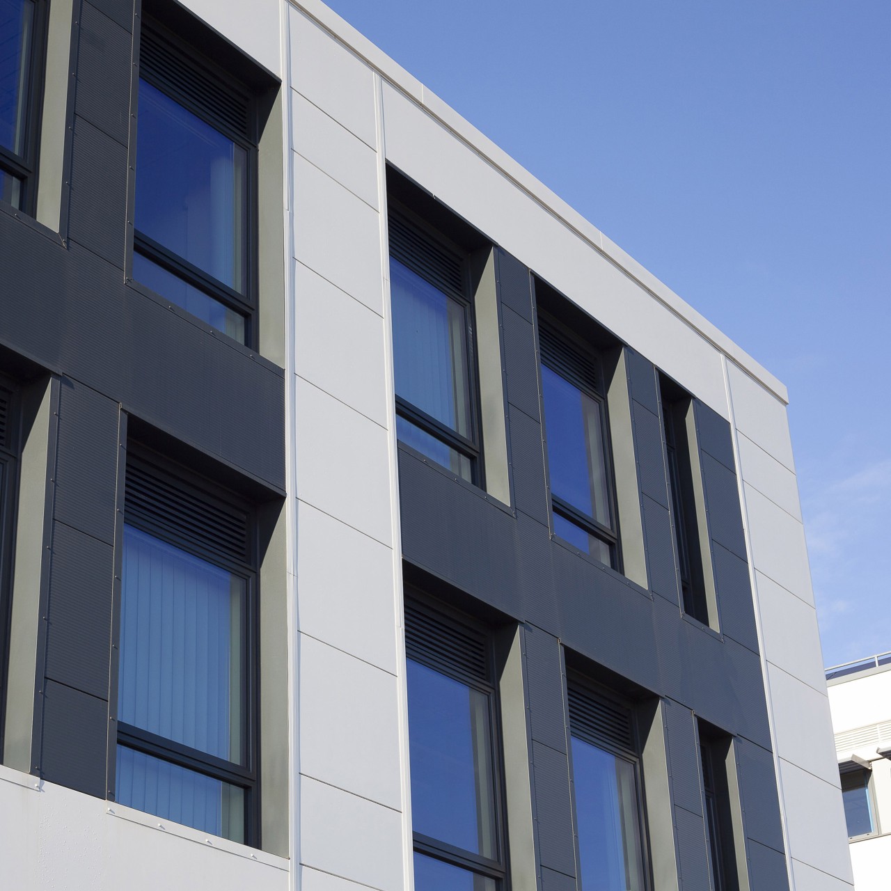 QuadCore Evolution Axis Wall Panel | Kingspan GB