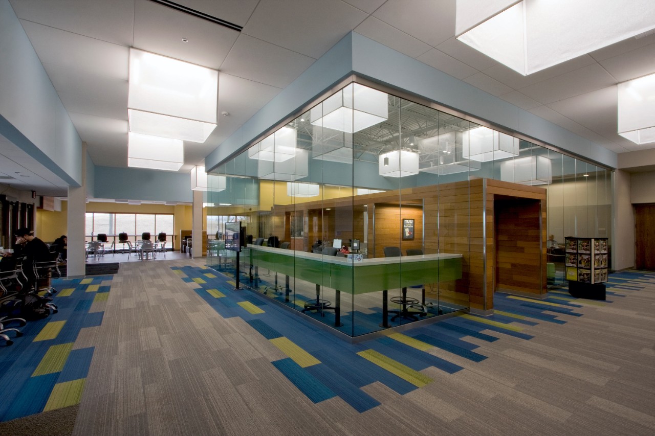 Daylighting Strategies: Balancing Natural and Electric Lighting ...
