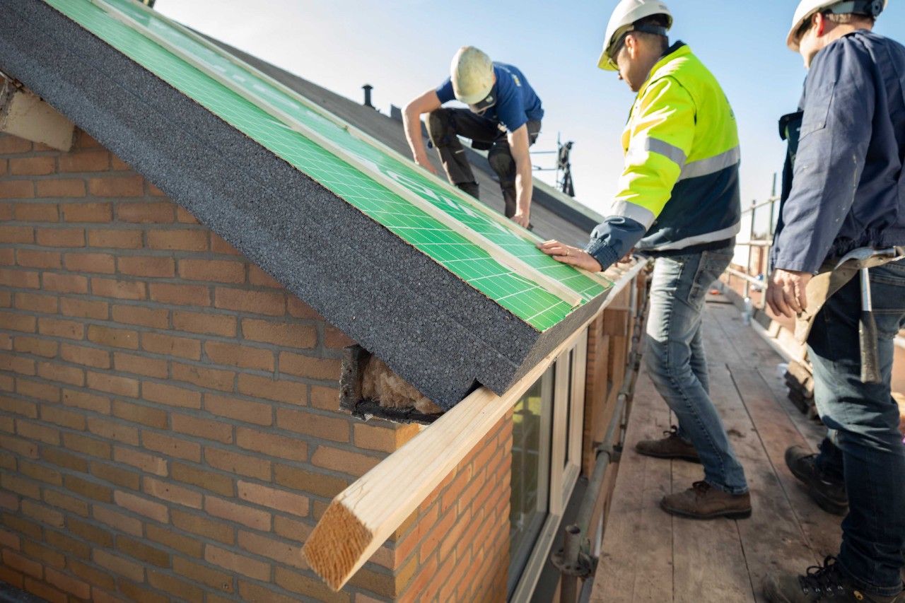 Snel een betaalbaar overstek bij renovatieproject | Kingspan NL