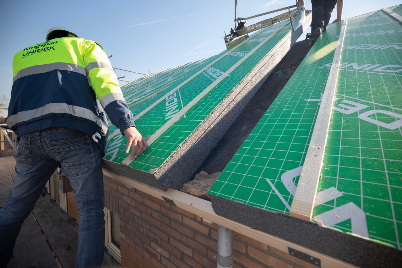 Snel een betaalbaar overstek bij renovatieproject | Kingspan NL