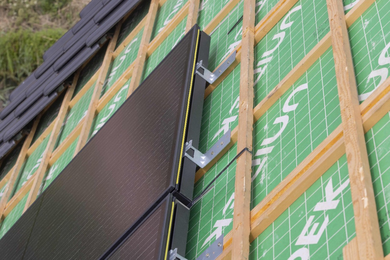 Unidek Aero Deluxe met indak zonnepanelen | Kingspan NL