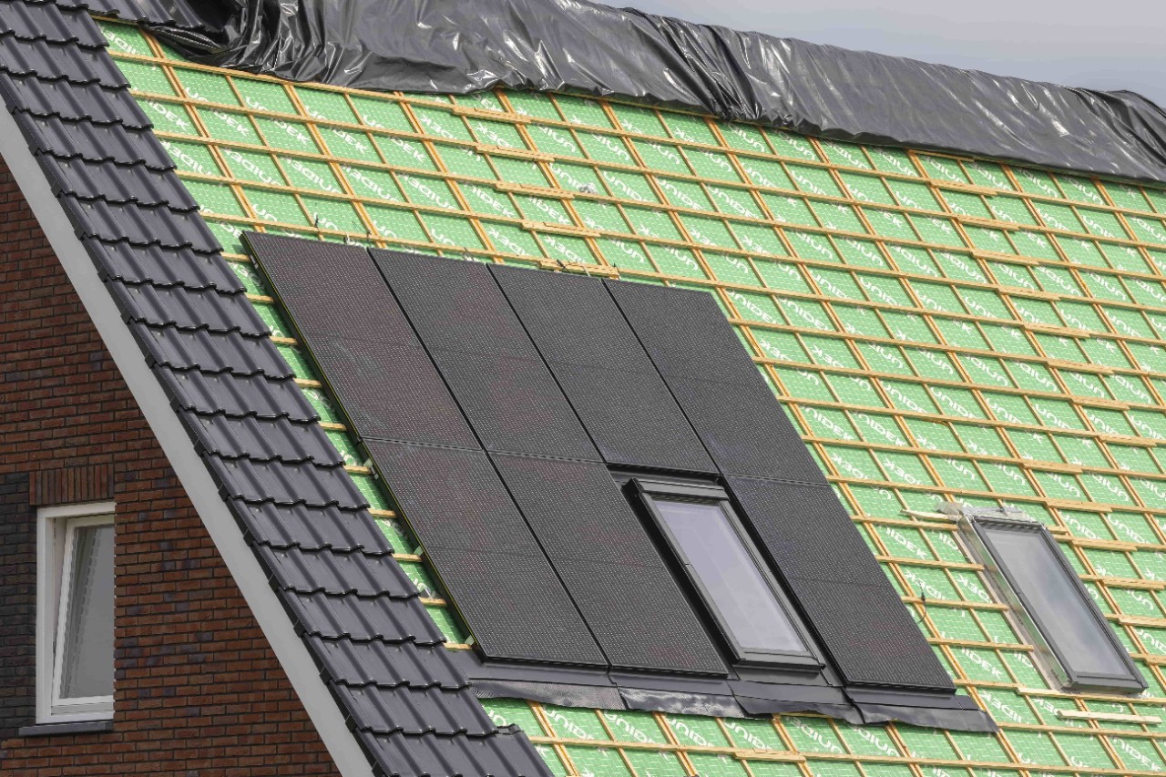 Unidek Aero Deluxe met indak zonnepanelen | Kingspan NL
