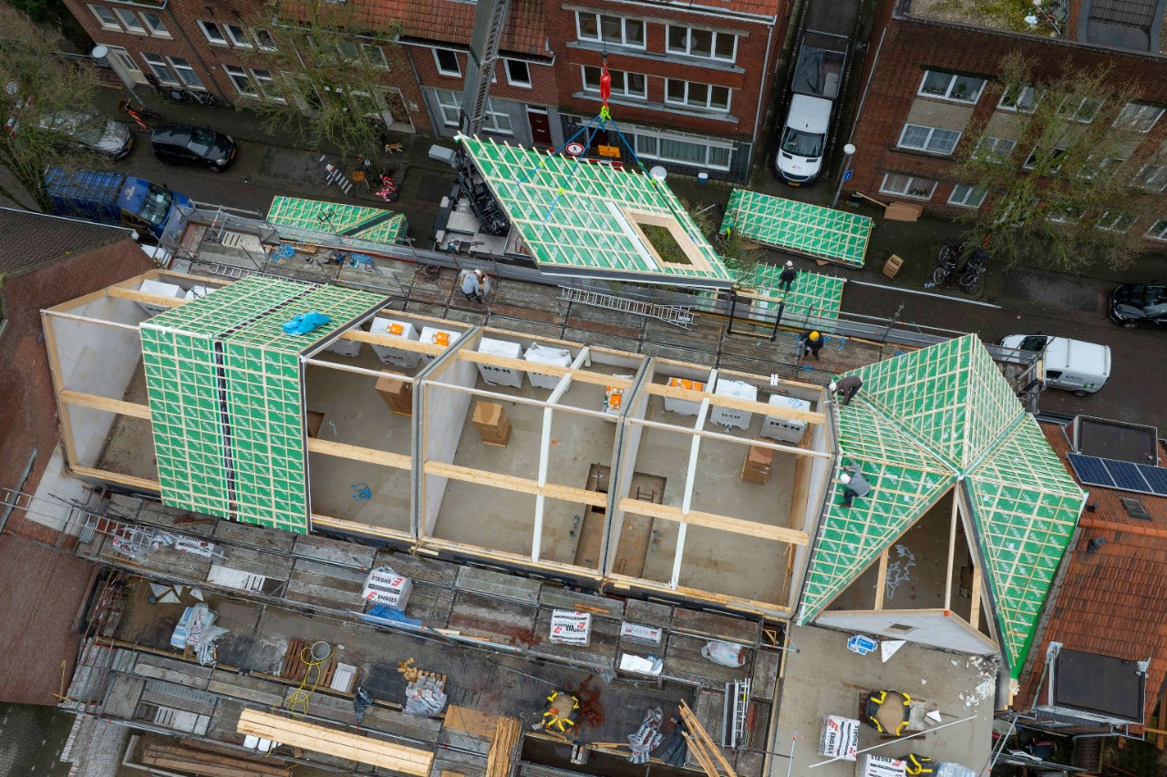 Tijdwinst en minder afval dankzij gekoppelde dakelementen in combinatie ...