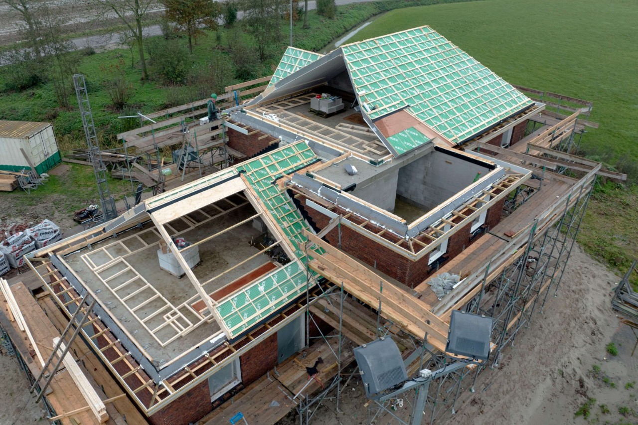 Unidek Scharnierdak met hoek- en kilkepers | Kingspan NL