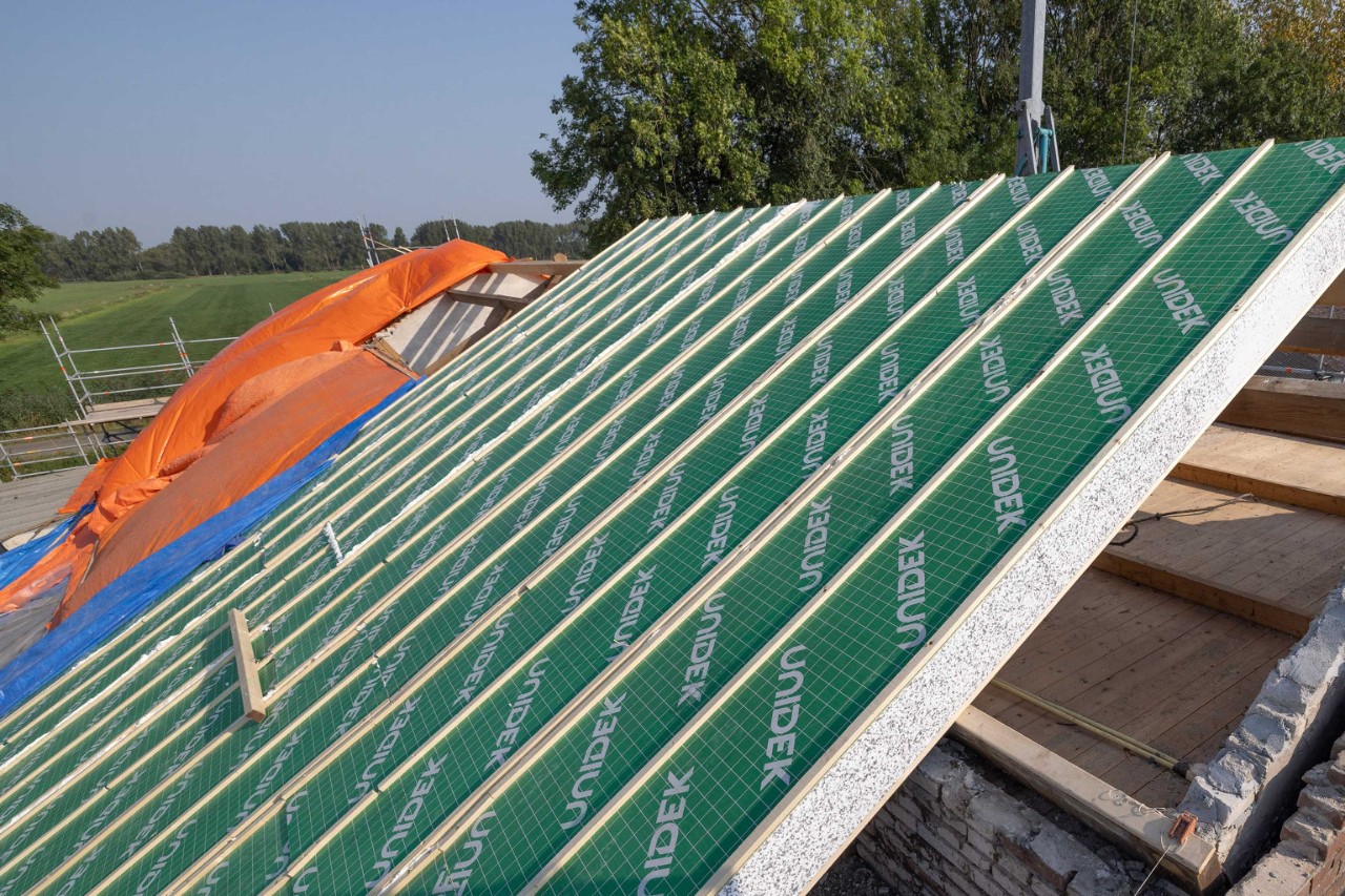 Verduurzaming boerderij met Unidek Aero Light RE in Dreumel | Kingspan NL