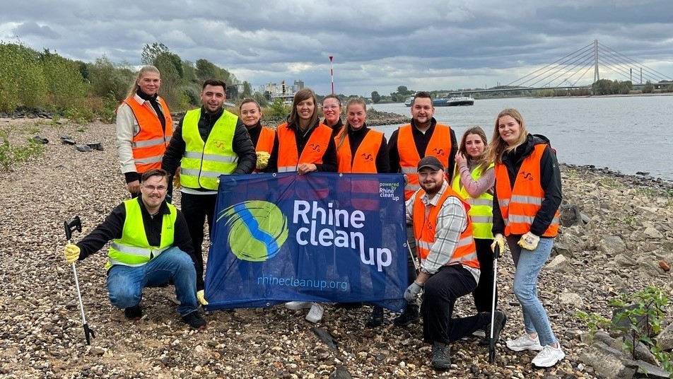 Volle Müllsäcke am RhineCleanUp-Day 2022