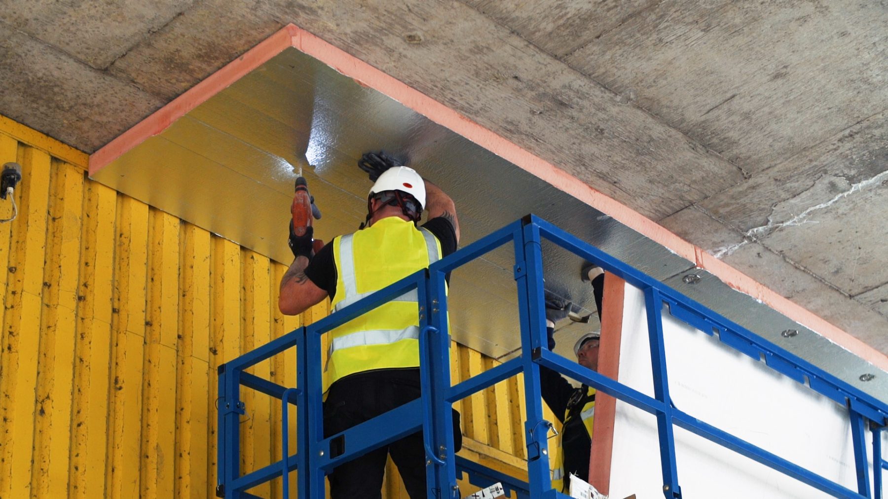 How to insulate soffits | Kingspan GB