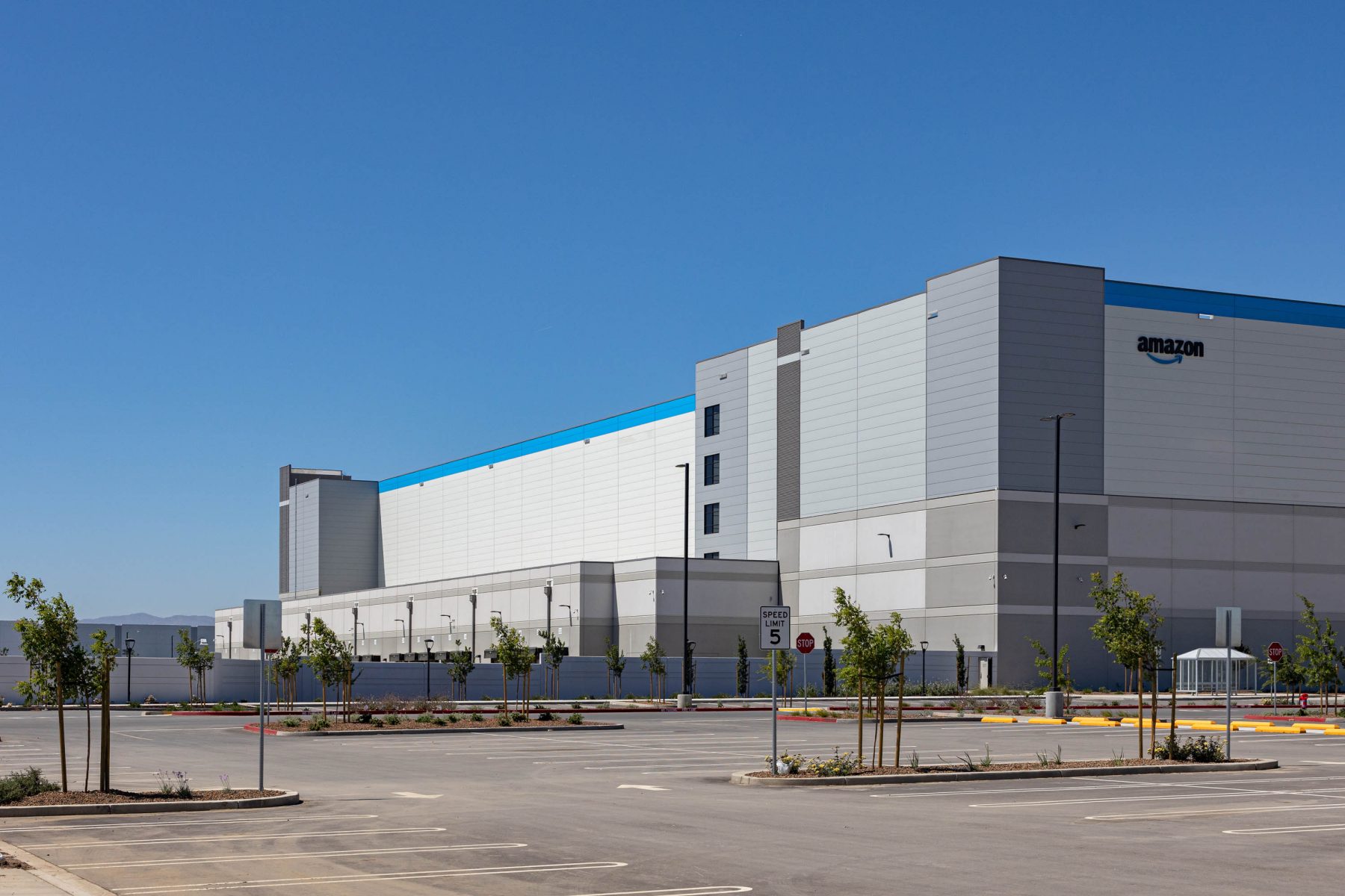 Designing for Distribution Centers | Kingspan US