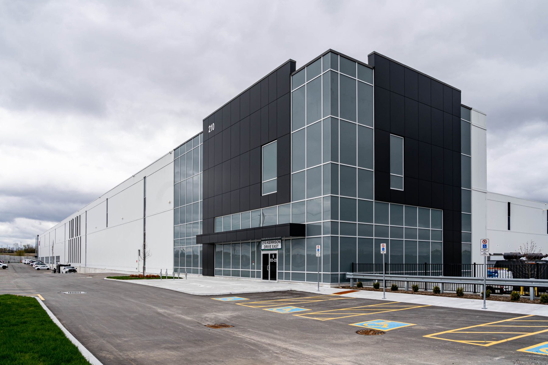 E-commerce is Fueling Demand for Warehouses; Warehouse Construction is ...